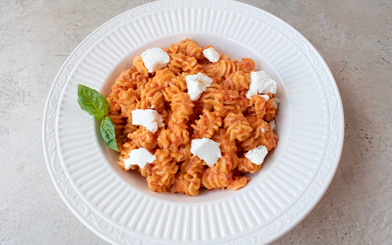 Roasted Red Pepper and Goat Cheese Pasta